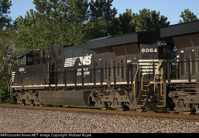 NS 8064